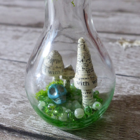 Edgar Allen Poe potion bottle – Paper Jackdaw